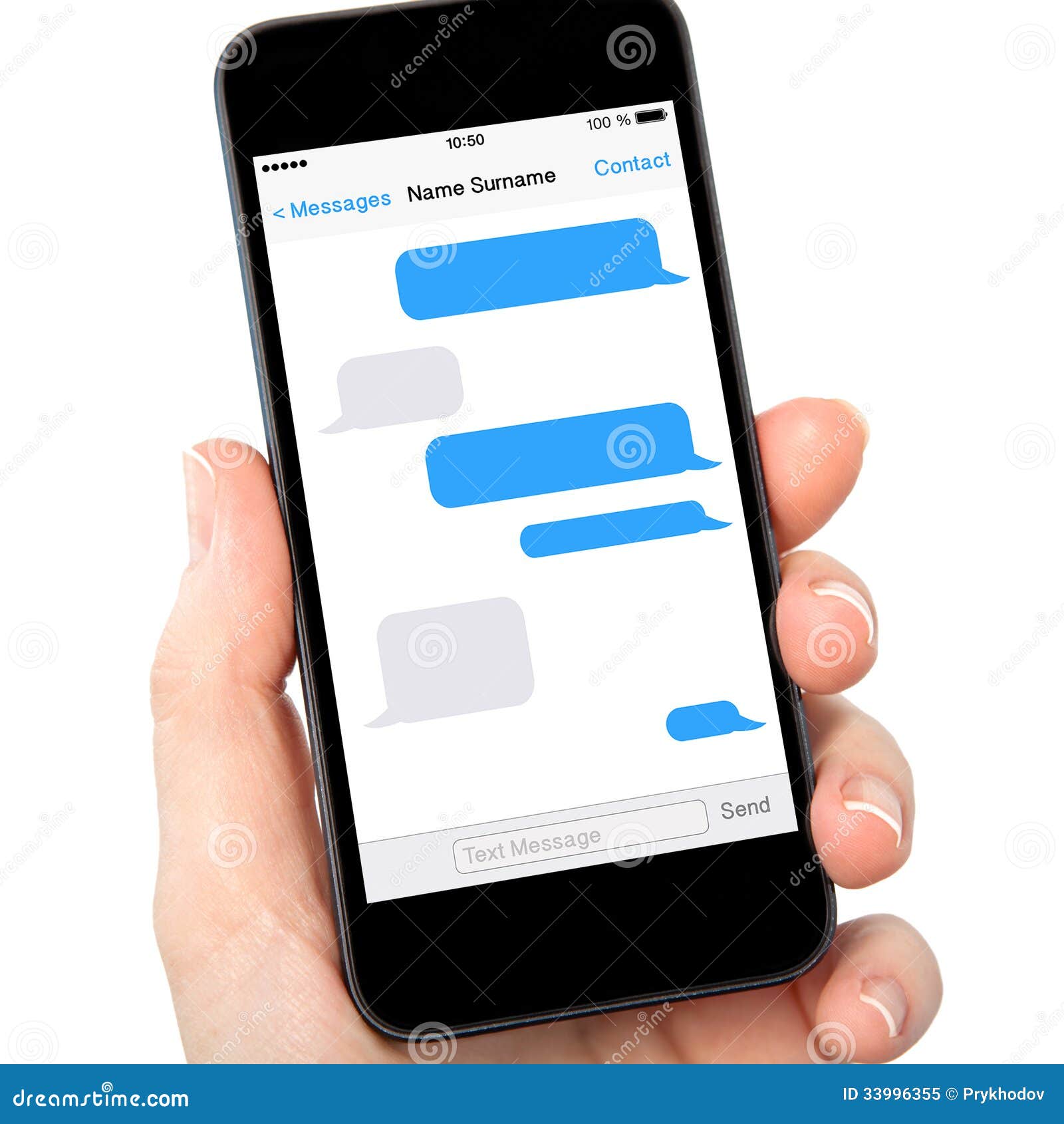 La Main D'isolement De Femme Tenant Le Téléphone Avec Des Sms Causent ... La Main D'isolement De Femme Tenant Le Téléphone Avec Des Sms Causent ...
