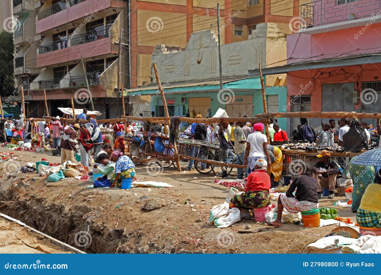 Street Vendors In Africa Editorial Image - Image: 27980800 Street Vendors In Africa Editorial Image - Image: 27980800