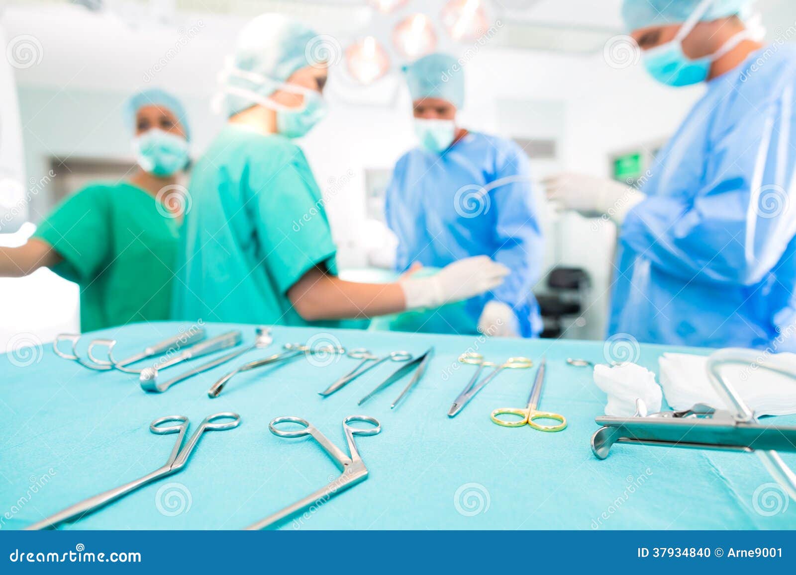 Surgeons Operating Patient In Operating Room Stock Photo - Image: 37934840 Surgeons Operating Patient In Operating Room Stock Photo - Image: 37934840