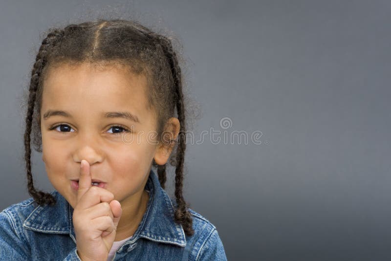 ¡Ssshhh! imagen de archivo. Imagen de africano, tranquilidad - 3440857