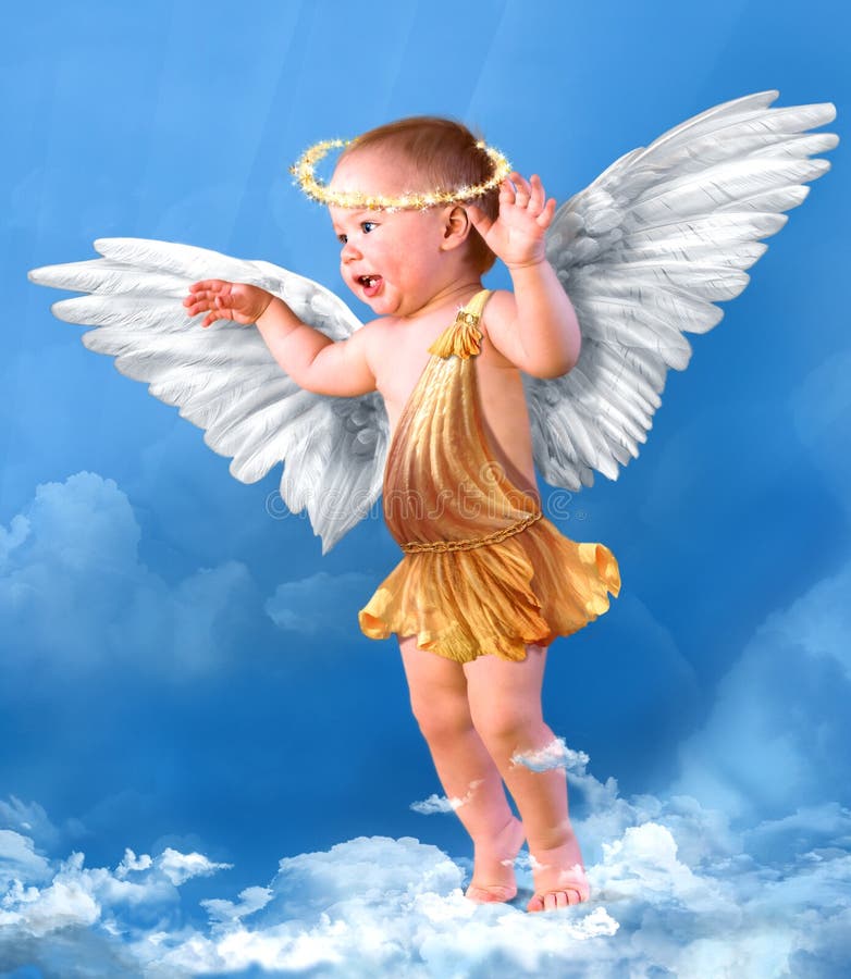 Ángel Del Bebé Con Las Alas Que Se Sientan En Nubes Foto de archivo ...
