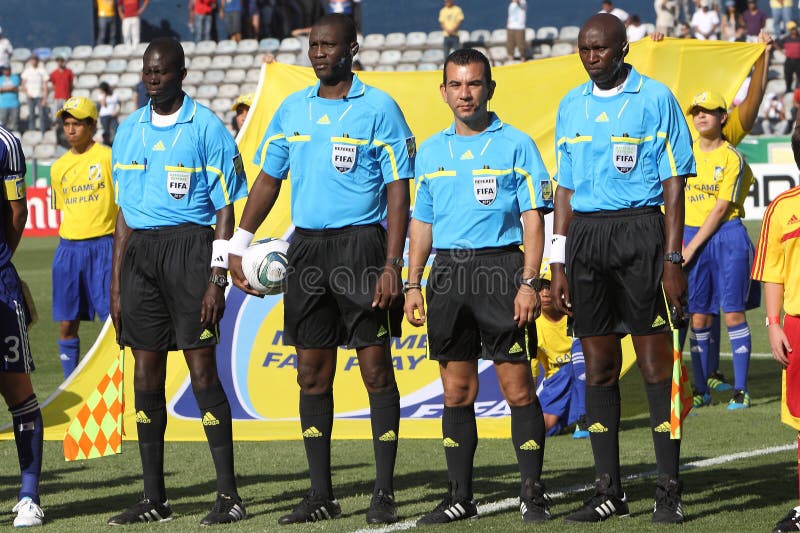 Árbitros do NFL imagem editorial. Imagem de jogo, controle - 142343630