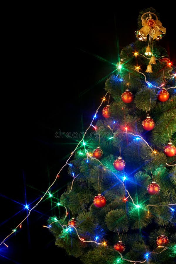 Árbol De Navidad Con La Luz Y El Flash. Foto de archivo - Imagen de ...