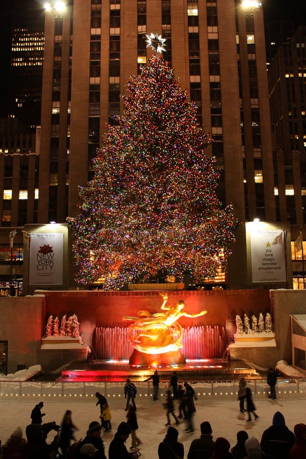 Árbol De Navidad En Rockefeller Imagen editorial - Imagen de dorado ...