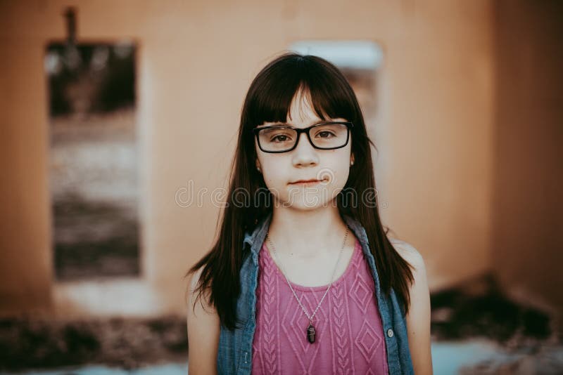 Årig Flicka 10 Med Exponeringsglas Arkivfoto - Bild av oskyldig ...