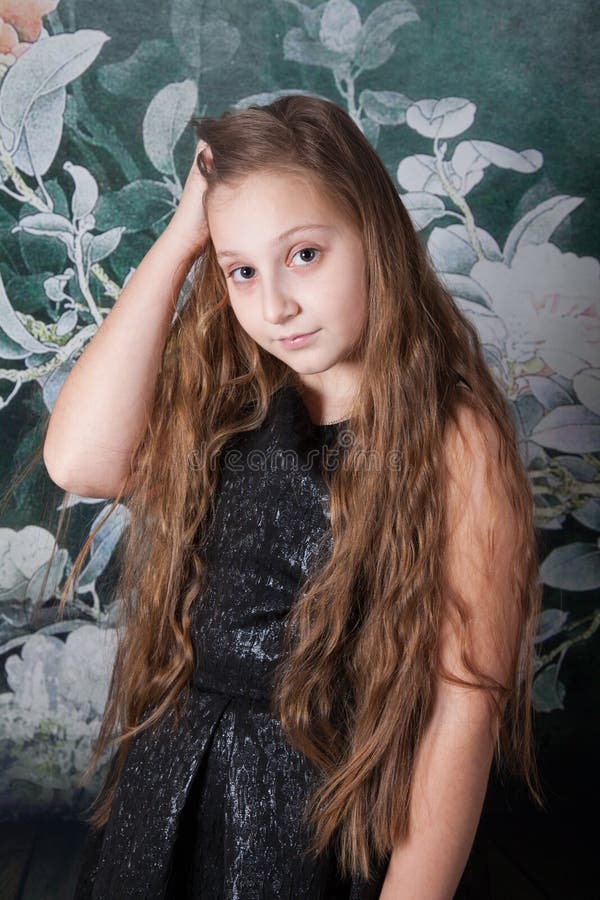 Stående För 10 årig Flickajul Arkivfoto - Bild av ferie, lyckligt: 65001932