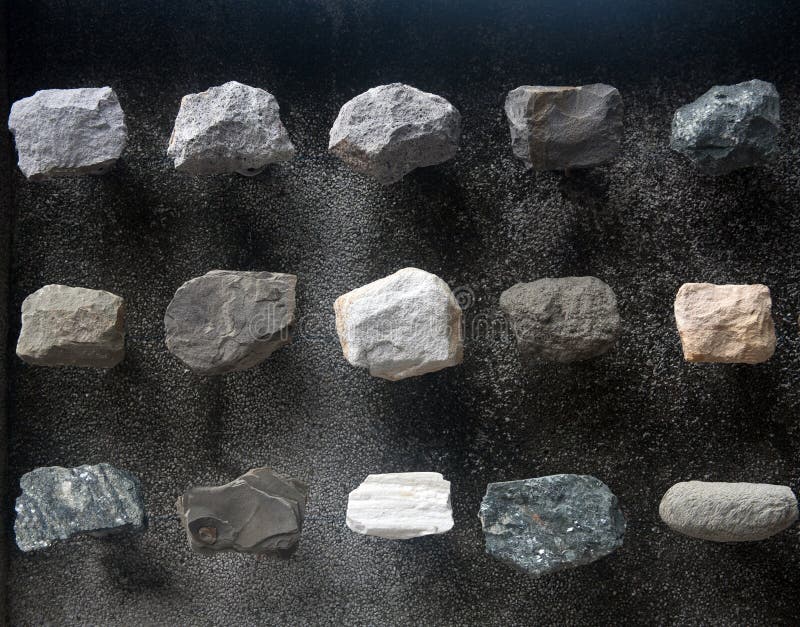 Ensemble De Minerais De Roche Photo stock - Image du matériau, minerai ...