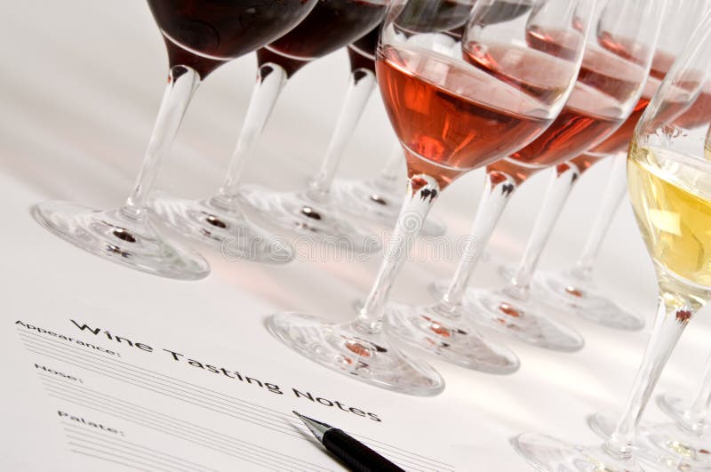 Échantillon de vin photo stock. Image du rouge, neuf, blanc - 4216482