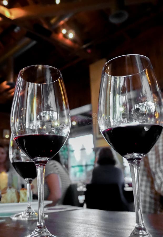 L'échantillon de vin photo stock. Image du été, cristal - 28885978
