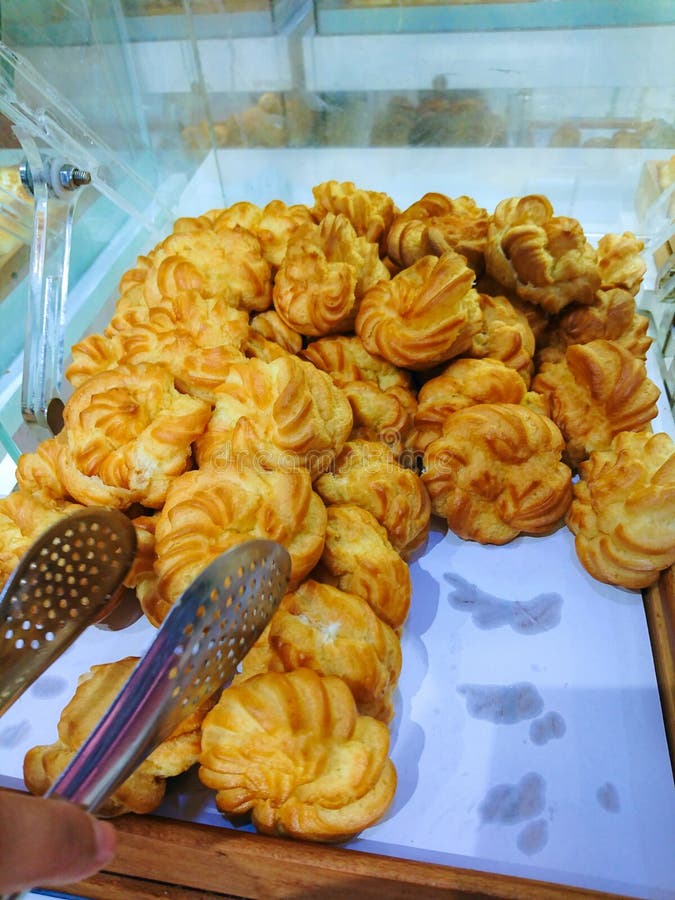 Ã‰clairs or Eclair, the Perfect Combination of Flour, Sugar, Milk Stock ...