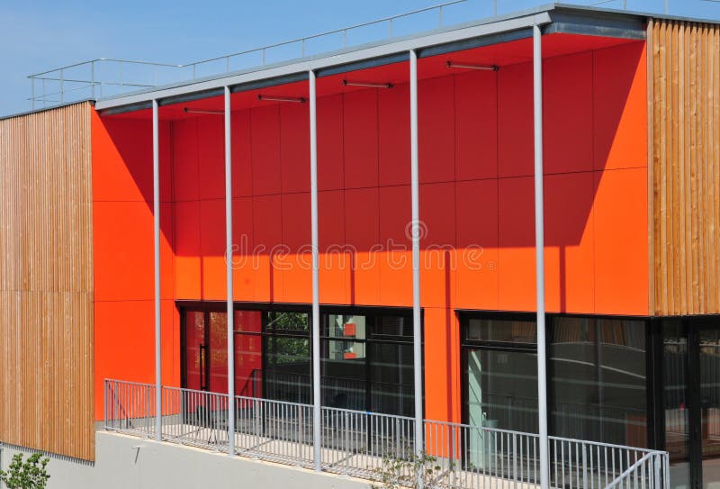 École Moderne Dans L'Ile De France Image stock éditorial - Image du ...