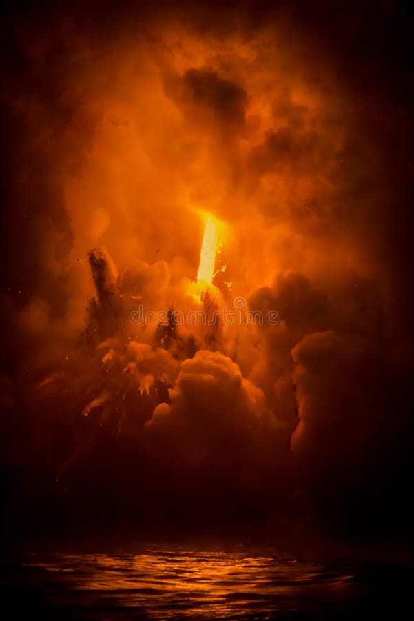 Écoulement De Lave De Explosion En Hawaï Photo stock - Image du ...