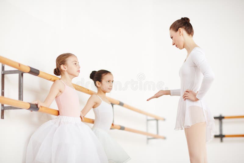 Écouter le professeur photo stock. Image du exécutez - 110143016