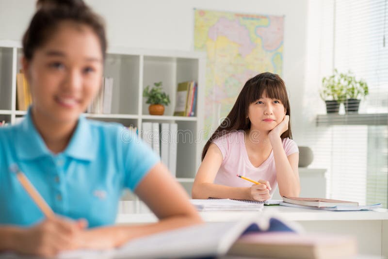 Écouter le professeur photo stock. Image du étudier, pupille - 54105598