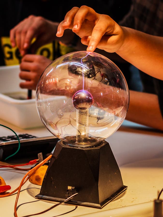 Électricité statique photo stock. Image du actuel, bleu - 35226612