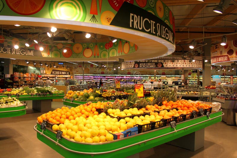 Boutique De Fruits Et Légumes Photo éditorial - Image du épicerie, vert ...