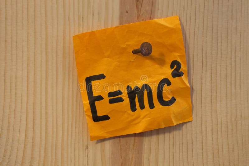 Formule D'Albert Einstein E=mc2l Sur Le Tableau Noir Image stock ...