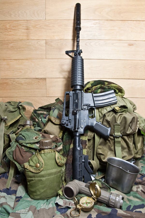 Ensemble D'équipement Militaire Du 20ème Siècle Image stock - Image du ...