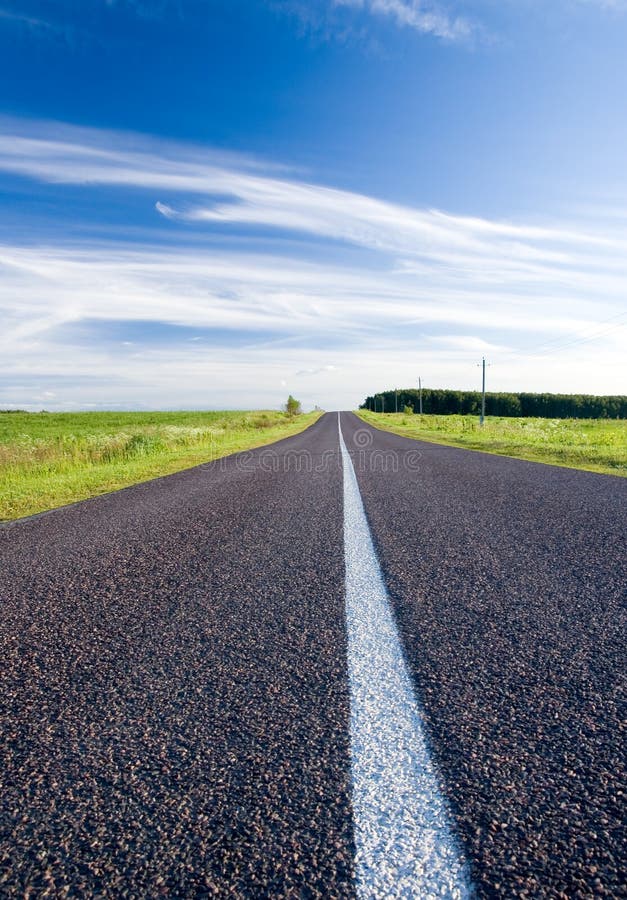 Route rectiligne photo stock. Image du expressway, environnement - 13942938