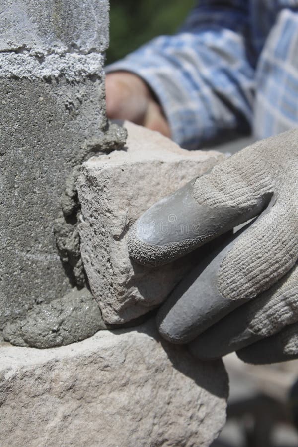 Pierre angulaire image stock. Image du intense, maison - 1065315