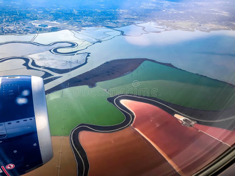 étangs Colorés De Sel De Cargill Image stock - Image du côtier ...