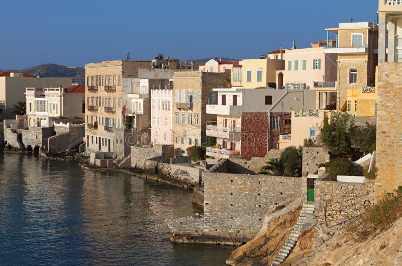 Île de Syros image stock. Image du vacances, cyclades - 3140961