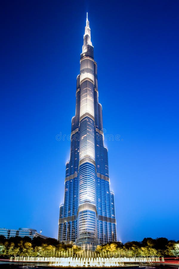 Burj Khalifa - Der Höchste Turm Der Welt Bei Im Stadtzentrum Gelegenem ...