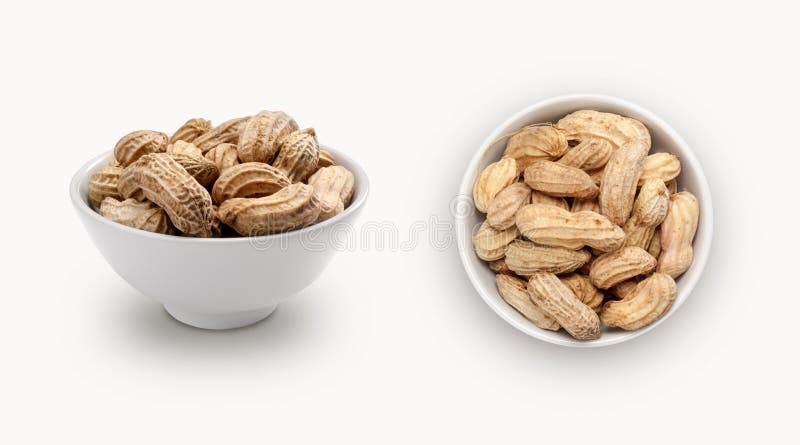 Świezi arachidy w pucharze zdjęcie stock. Obraz złożonej z kopiasty ...