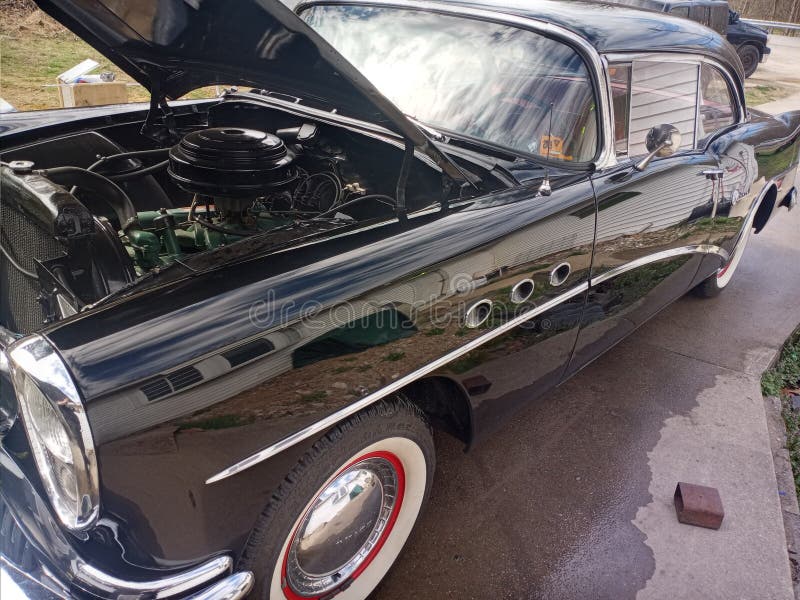 1954 буик Custom Nailhead Engine Редакционное Фотография - изображение ...