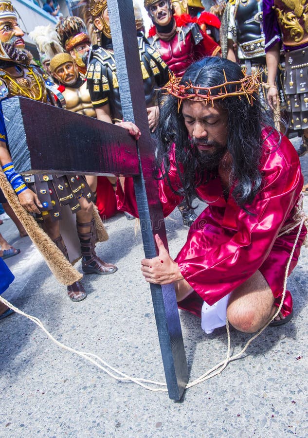 2018年Moriones节日 编辑类照片. 图片 包括有 圣洁, 迫害, 星期五, 交叉, 海岛, 聚会所 - 125414146