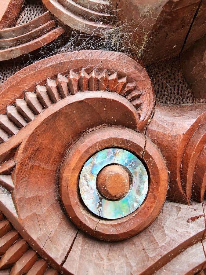 Cobwebs on wooden carving 库存照片. 图片 包括有 轮胎, 雕塑, 圈子, 来回 - 269044824