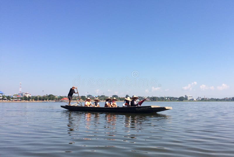 Floating 编辑类图片. 图片 包括有 泰国, 浮动, 小船 - 86271805