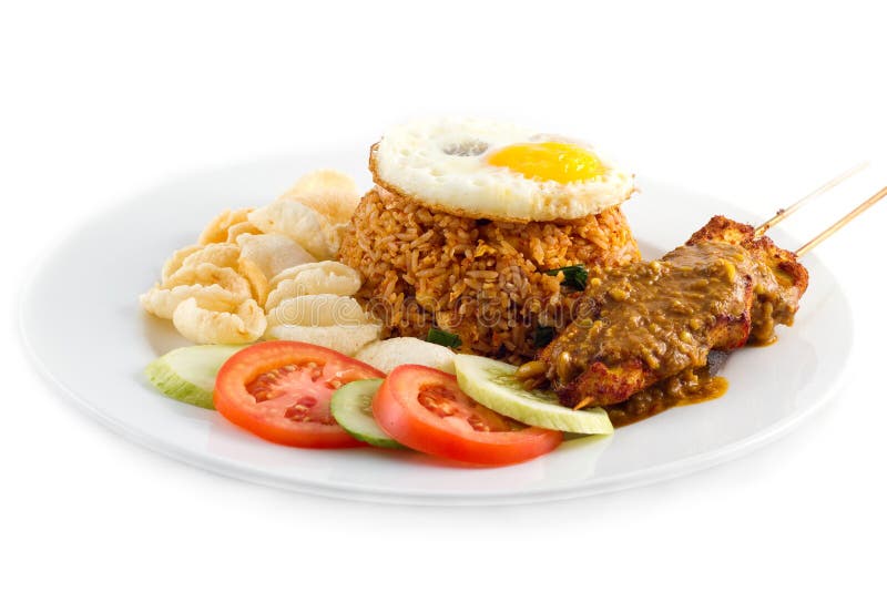 与大蒜炒米、荷包蛋和烂醉如泥的番木瓜Daing Silog的油煎的Daing Na Bangus 库存照片 - 图片 包括有 油煎, 那个 ...