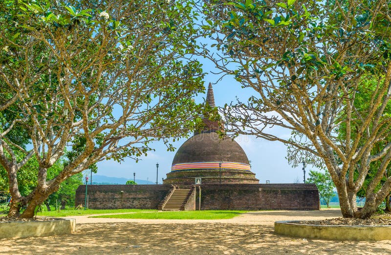 美丽的dagaba 库存图片. 图片 包括有 旅游业, 寺庙, 拱道, 结构树, 地标, 观光, 都市, 房子 - 98517143