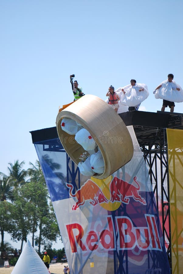 1st Red bull Flugtag 2012 editorial image. Image of stunt - 27399765