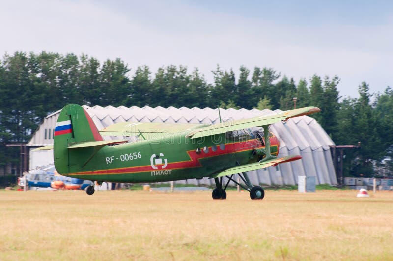 An-2 Plane Runs for Takeoff Editorial Photo - Image of propeller ...