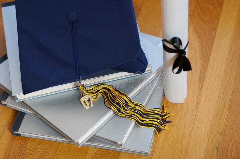 6,082 Graduation Library Photo Background Stock Photos - Free & Royalty ...