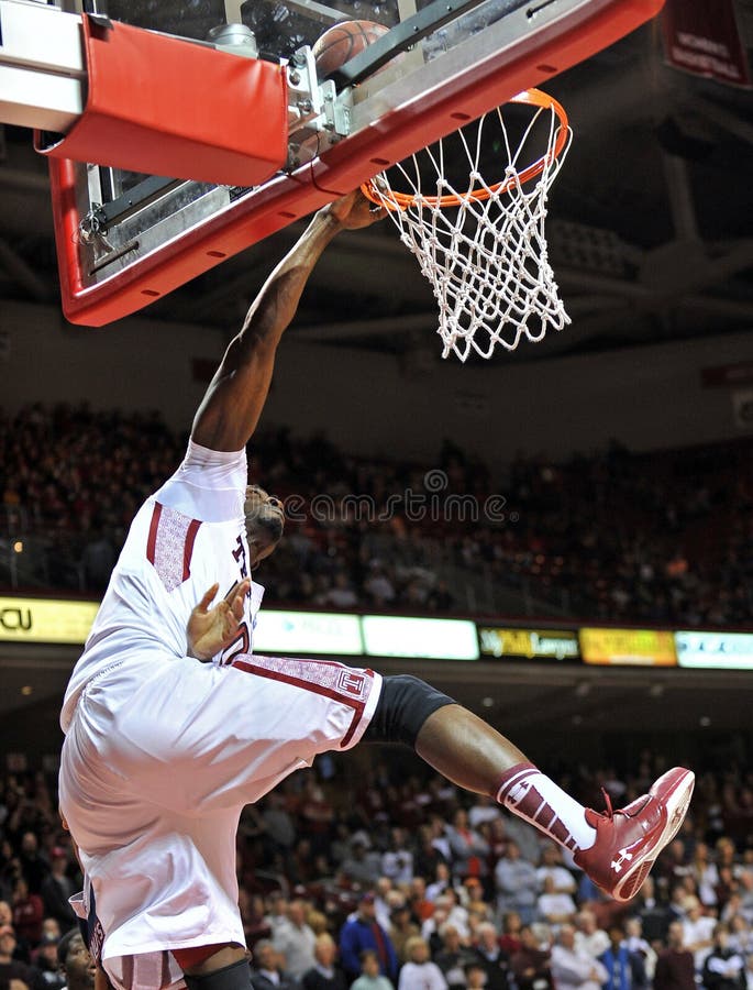 2012 NCAA Basketball - Slam Dunk Try Editorial Image - Image of hanging ...