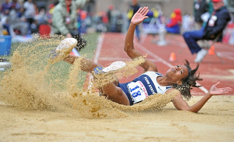 2012 Spoor - De Vérspringen Van Meisjes Redactionele Stock Afbeelding ...
