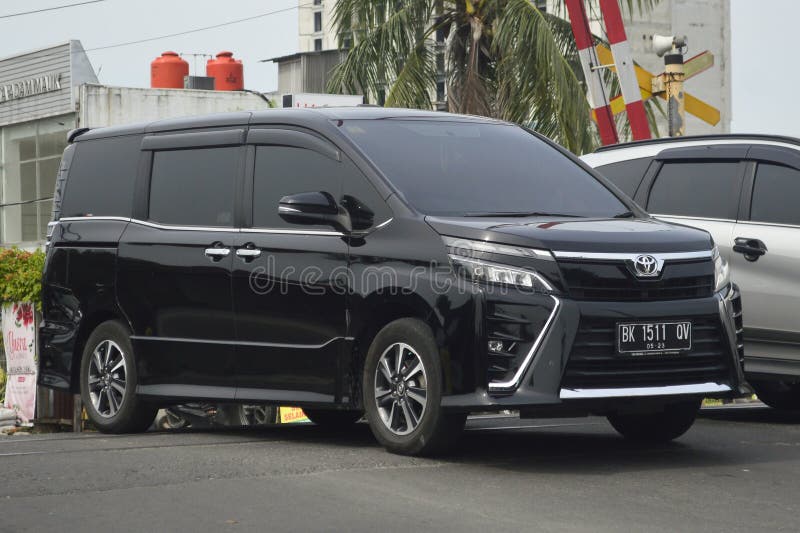 2018 Toyota Voxy editorial image. Image of sumatra, private - 275130035