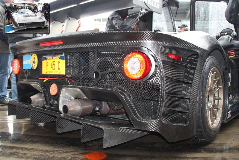 24 HET RAS NUERBURGRING FERRARI VAN HET UUR Redactionele Afbeelding ...