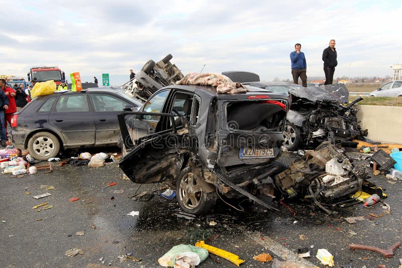 28 vehicle pile-up editorial stock image. Image of bumper - 29465199
