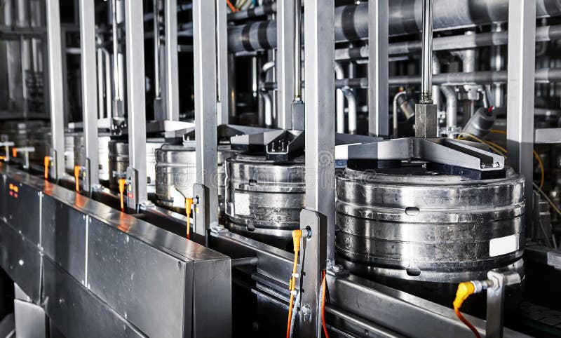 30 Liter Beer Keg Filling Process Stock Photo - Image of filler, barrel ...