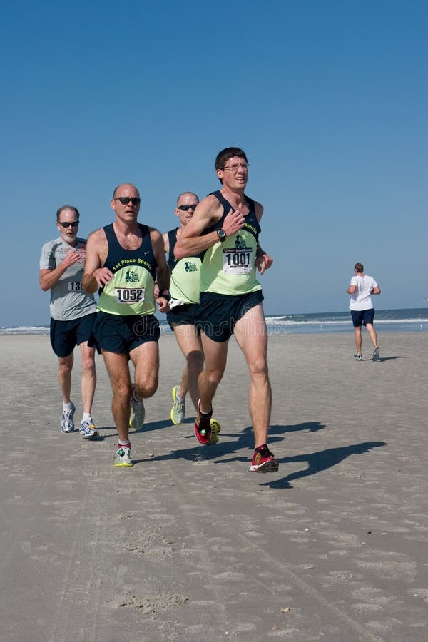 5 & 10 Mile Winter Beach Run Editorial Stock Photo - Image of adult ...