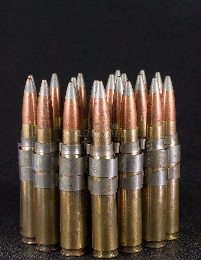 .50 De Kogels Van Het Kaliber Op Zwarte Stock Afbeelding - Image of ...