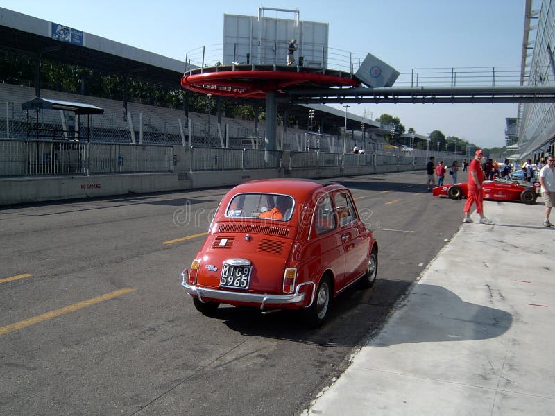 500 en Monza foto de archivo editorial. Imagen de coche - 19979268