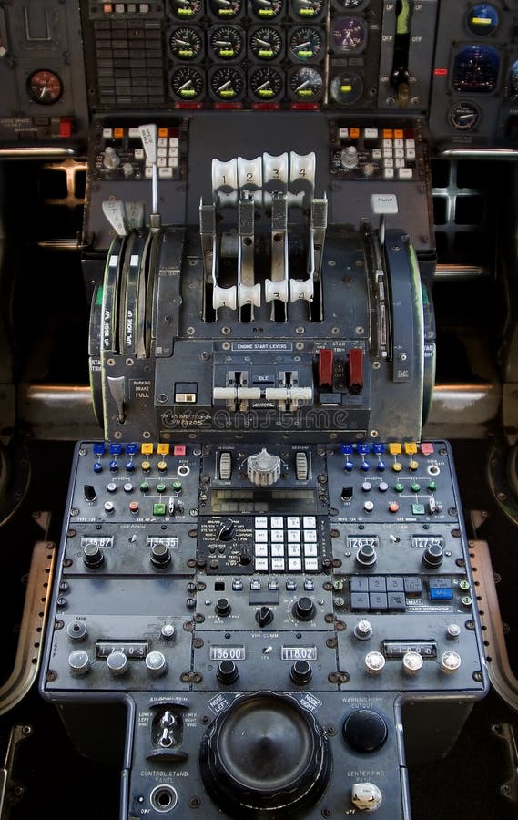 747 Cockpit stock image. Image of knobs, pilot, modern - 733003