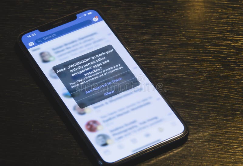 Facebook.com on a iPhone editorial stock photo. Image of network - 19142023