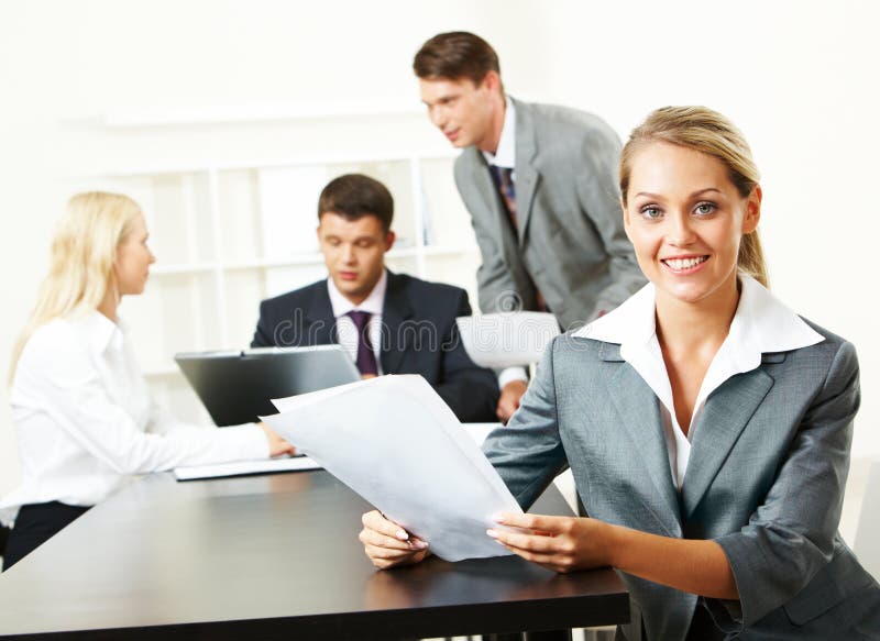 Aantrekkelijke Secretaresse Stock Afbeelding - Image of document ...