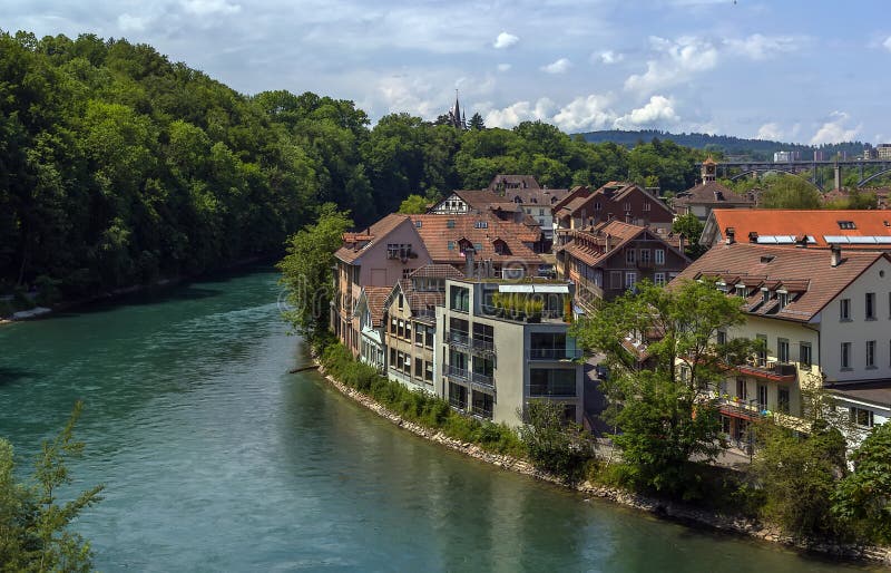 Ansicht Der Aare Fluss in Bern Die Schweiz Stockbild - Bild von dach ...